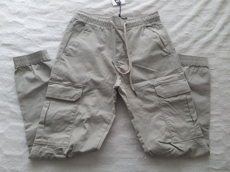 Muske Pull&Bear kargo pantalone S NOVO ETIKETA
