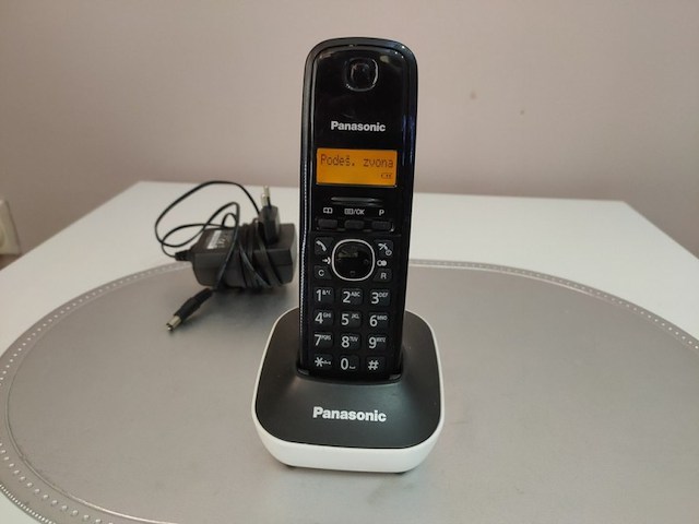 Panasonic bezicni telefon Kxtg1611,Crno-beli+Baterije