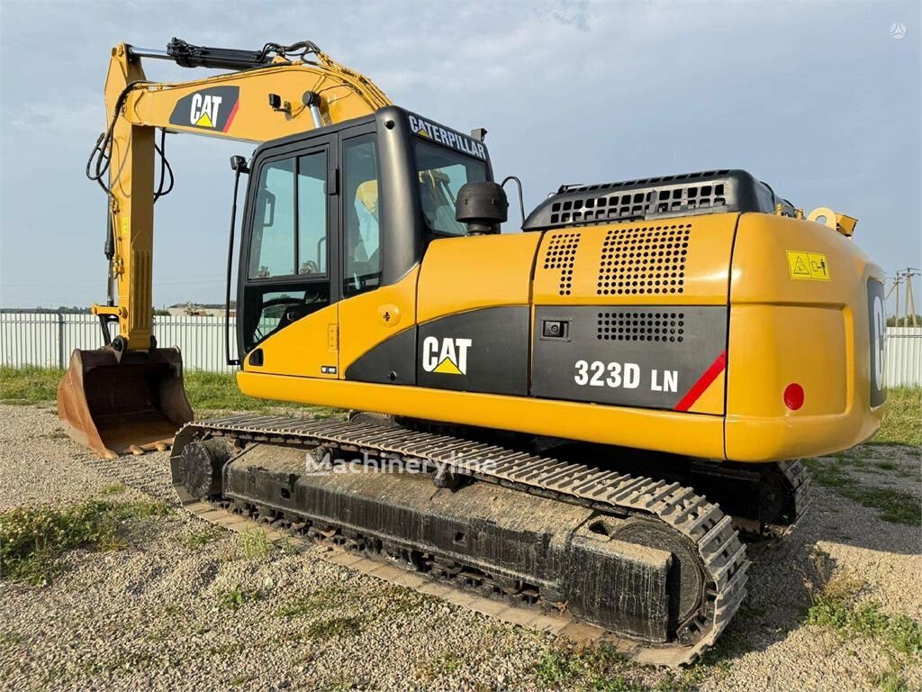 Caterpillar 323 D bager guseničar