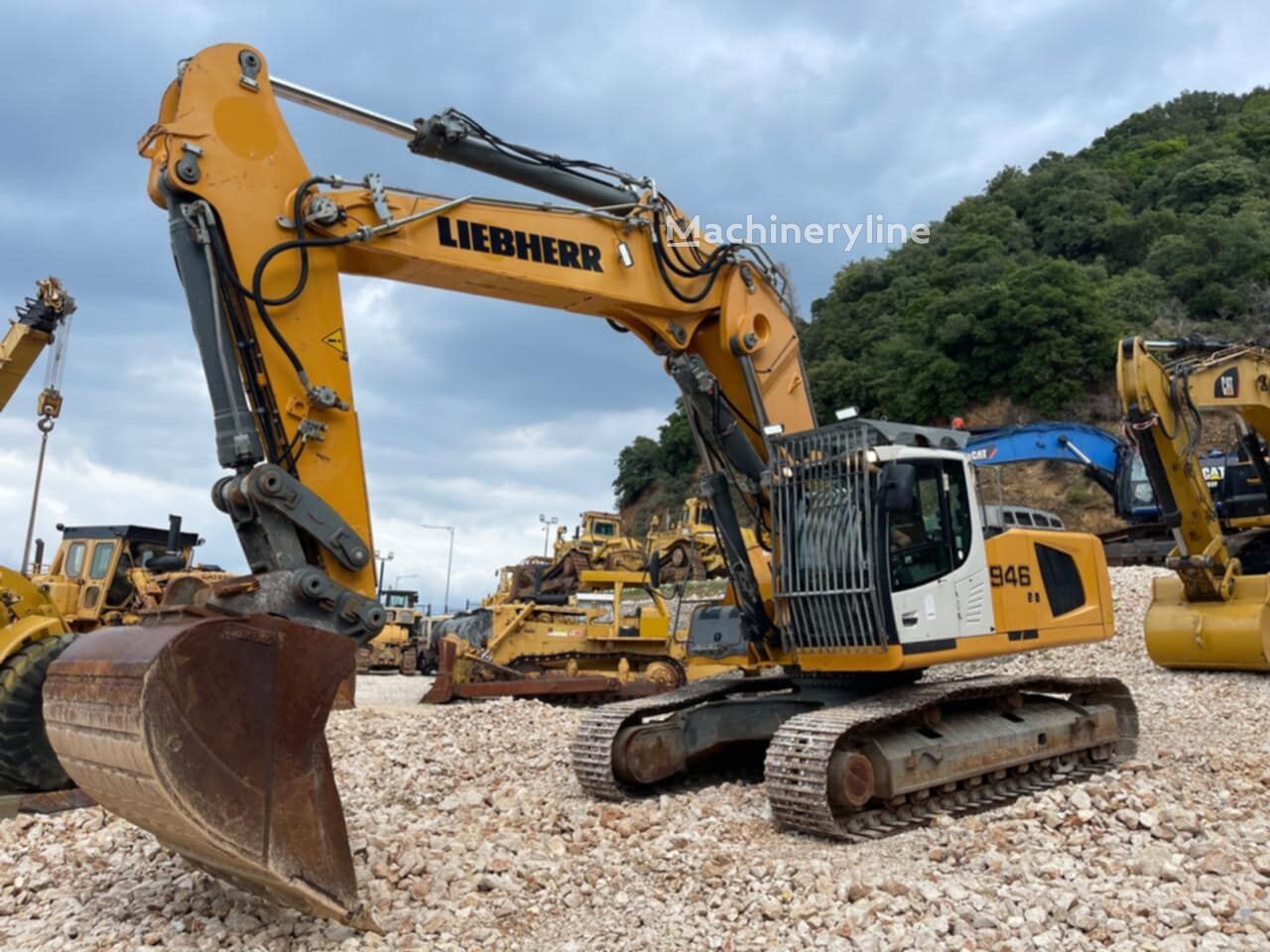 Liebherr R946 LC bager guseničar