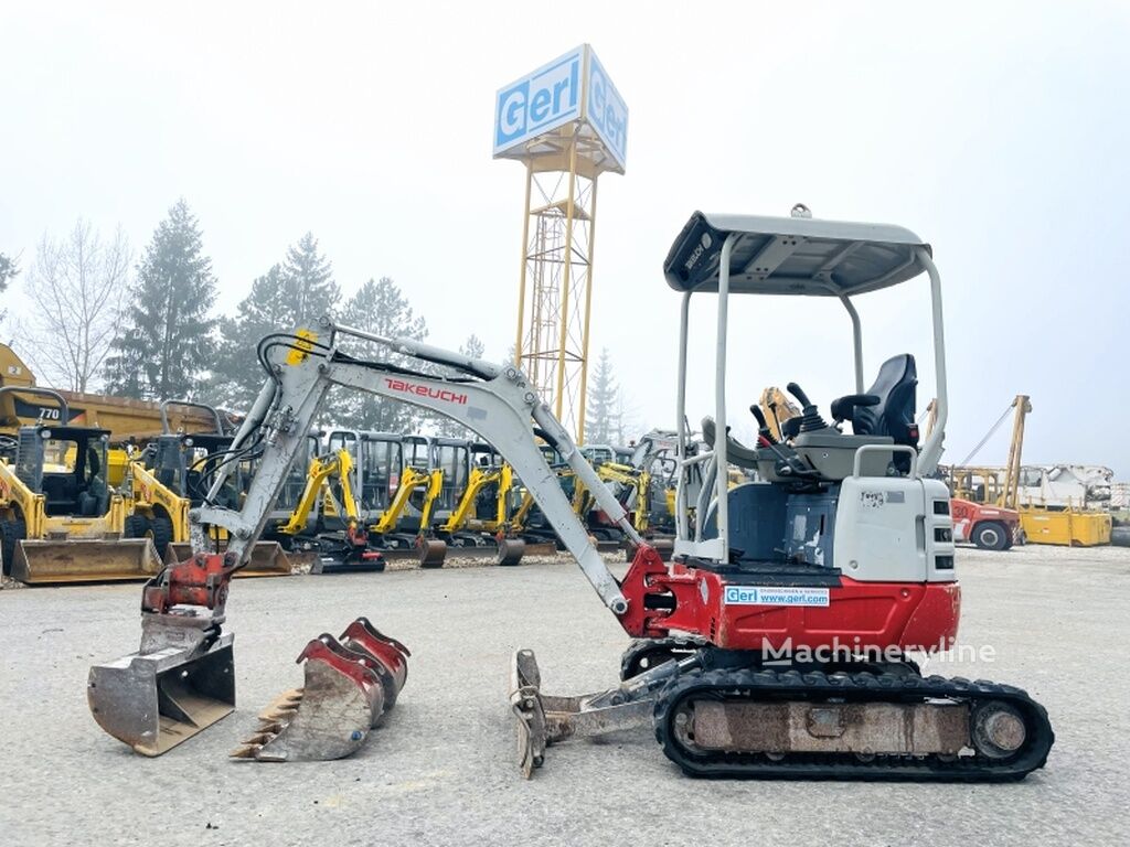 Takeuchi TB215R mini bager