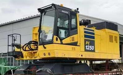 Novi Komatsu PC1250-11 bager guseničar