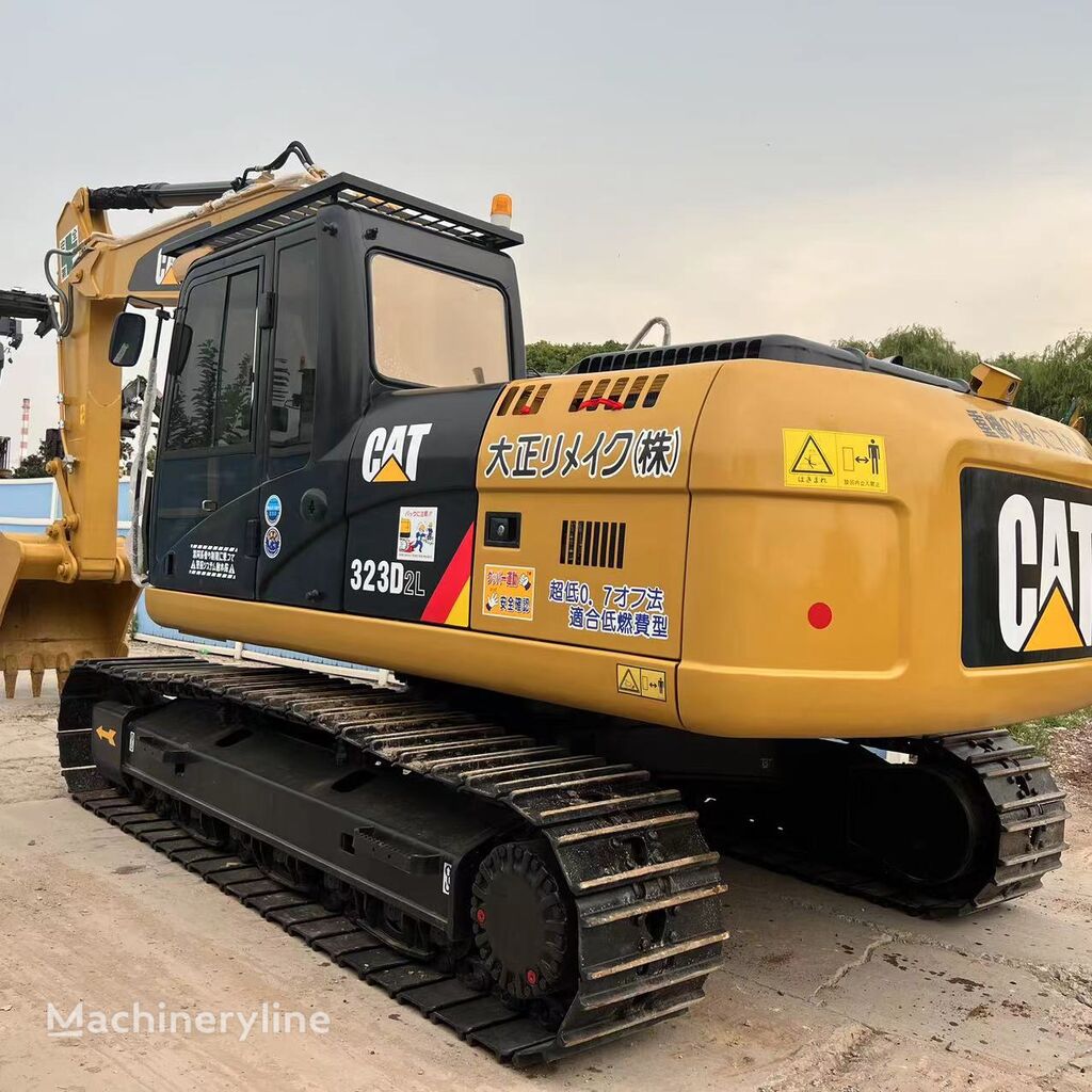 Caterpillar 323D2L bager guseničar