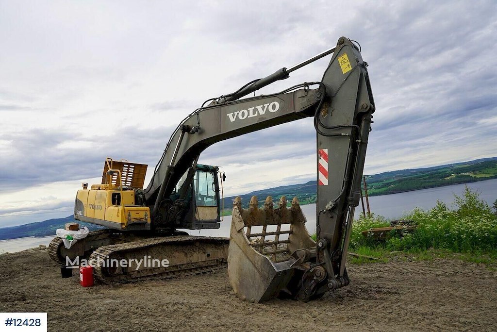Volvo EC240CL Crawler Excavator with 2 Buckets bager guseničar