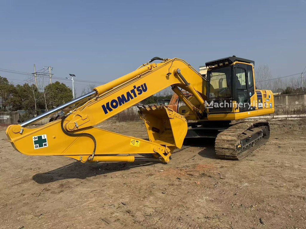Komatsu PC220-8 bager guseničar