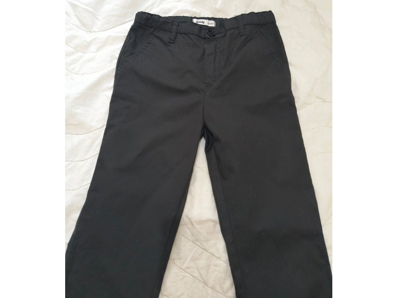 Sinsay nove crne pantalone 122