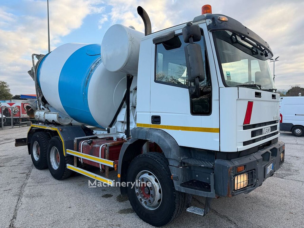IVECO EUROTRAKKER Magirus 380E44H-80 kamion s mešalicom za beton