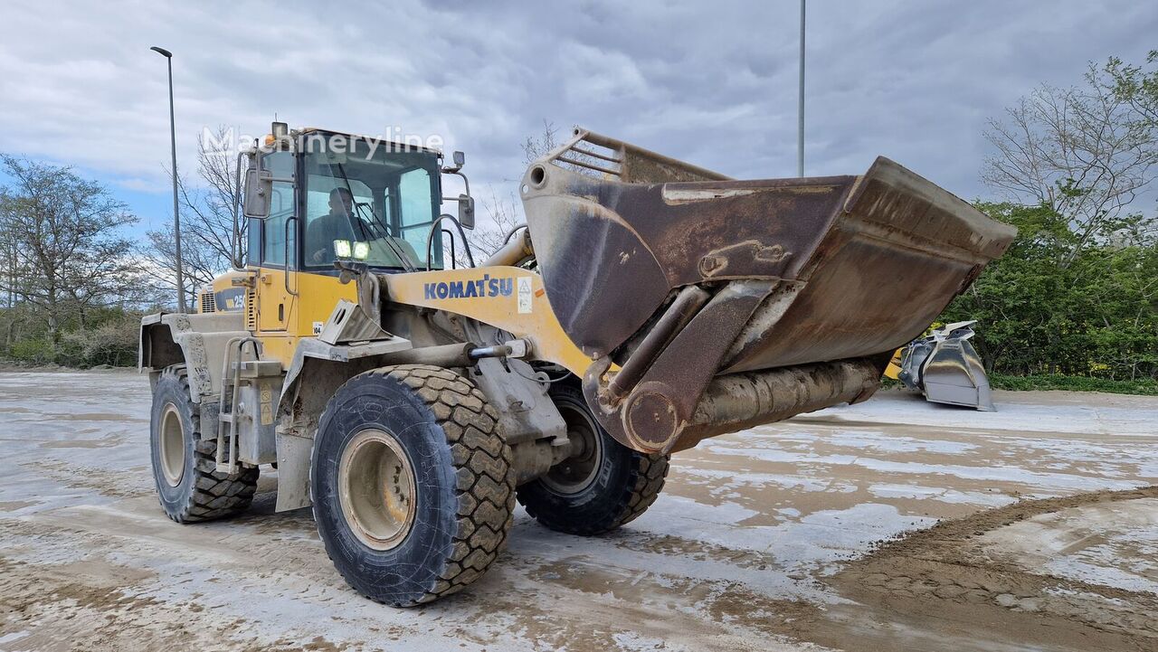 Komatsu Front Loader WA250-5 Year 2006 with 6 cylinders Engine prednji utovarivač