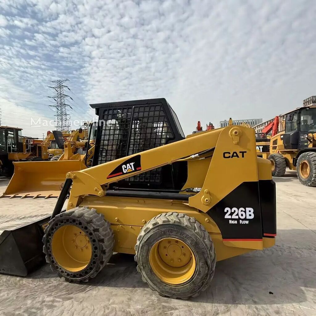 Caterpillar 226B mini utovarivač