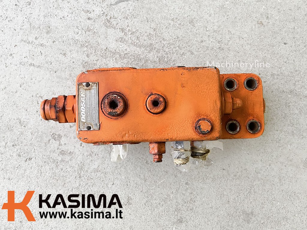Cylinder valve Doosan DX140LCR-3 410114-00144 za Doosan bagera
