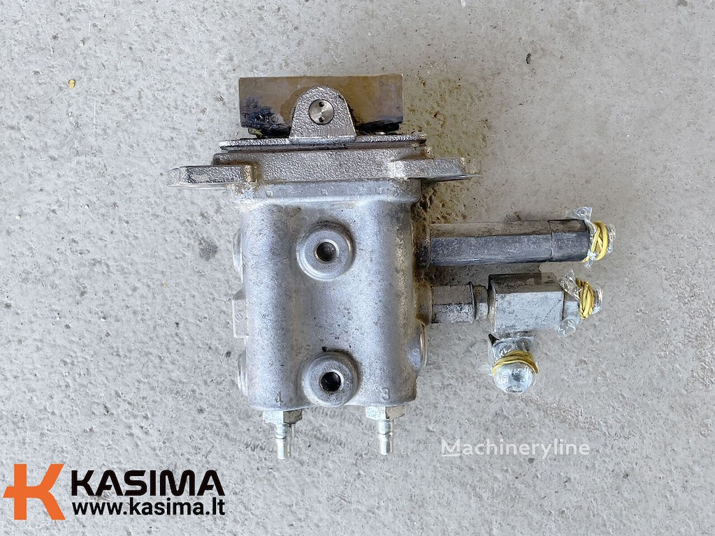 RD451-61405 hidraulični razvodnik za Kubota U55-4 mini bagera