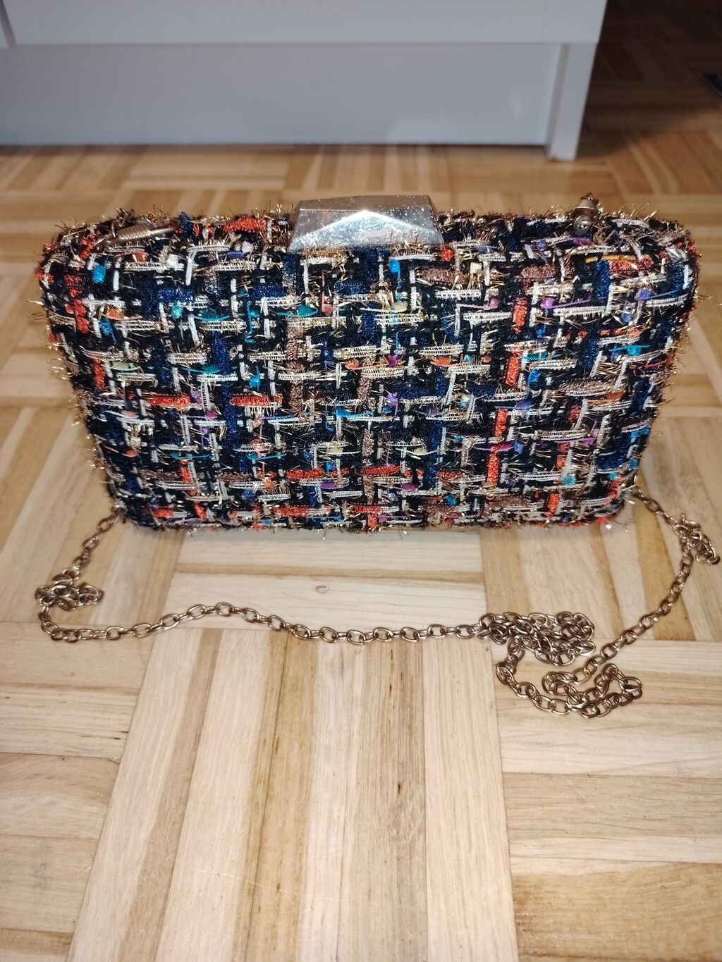 Elegantna ženska večernja torbica/clutch sa lancem. - Materijal