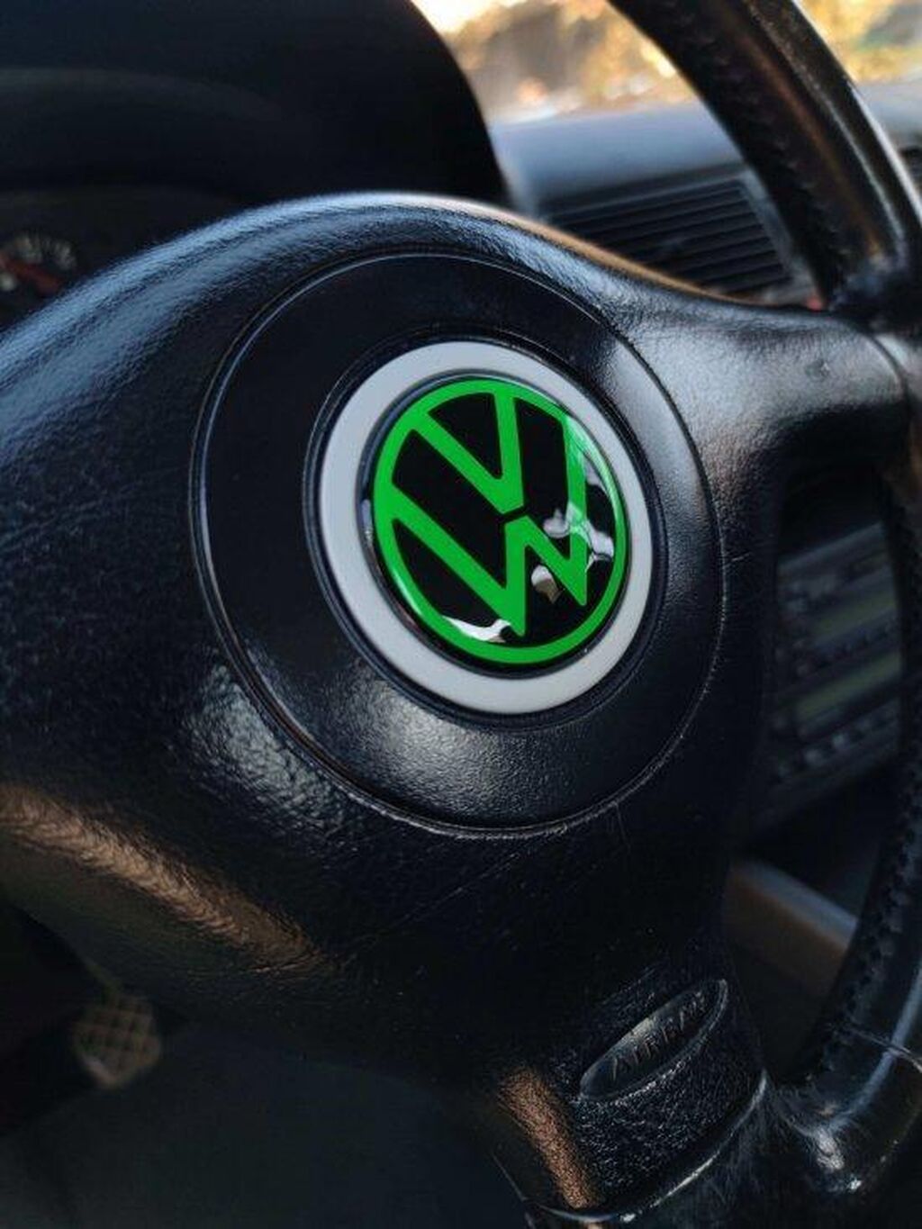 Volkswagen fluo zelena - stiker za volan - 1462    opis: samolepljivi