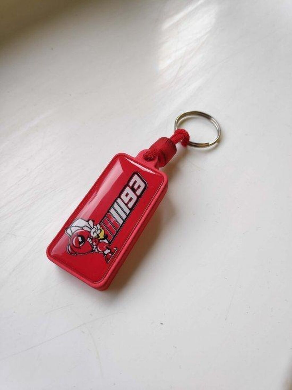 MARC 93-privezak za ključeve-317    Opis: Sunđerasti privezak za