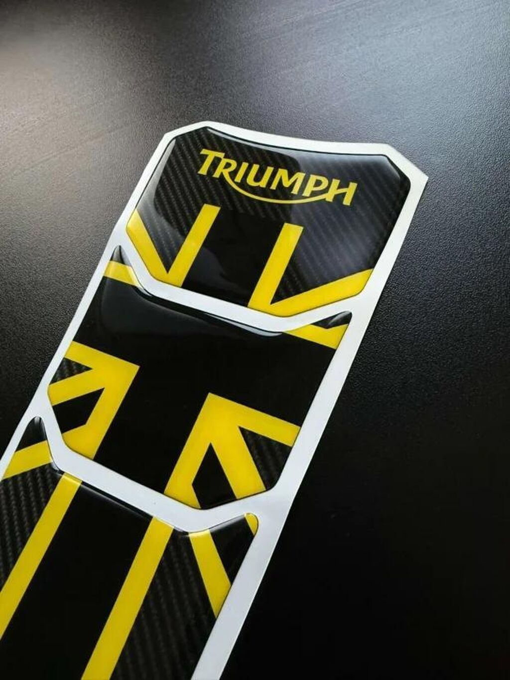 Triumph carbon tank pad 3d - tank pad za rezervoar - 362    opis