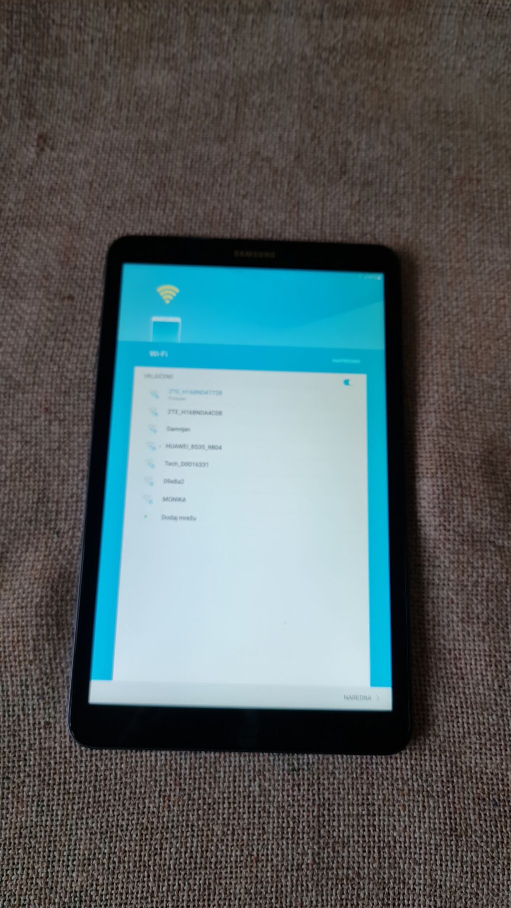 Samsung Galaxy Tab S2 9.7 (SM‑T815) - Ekran: 9.7", Super AMOLED