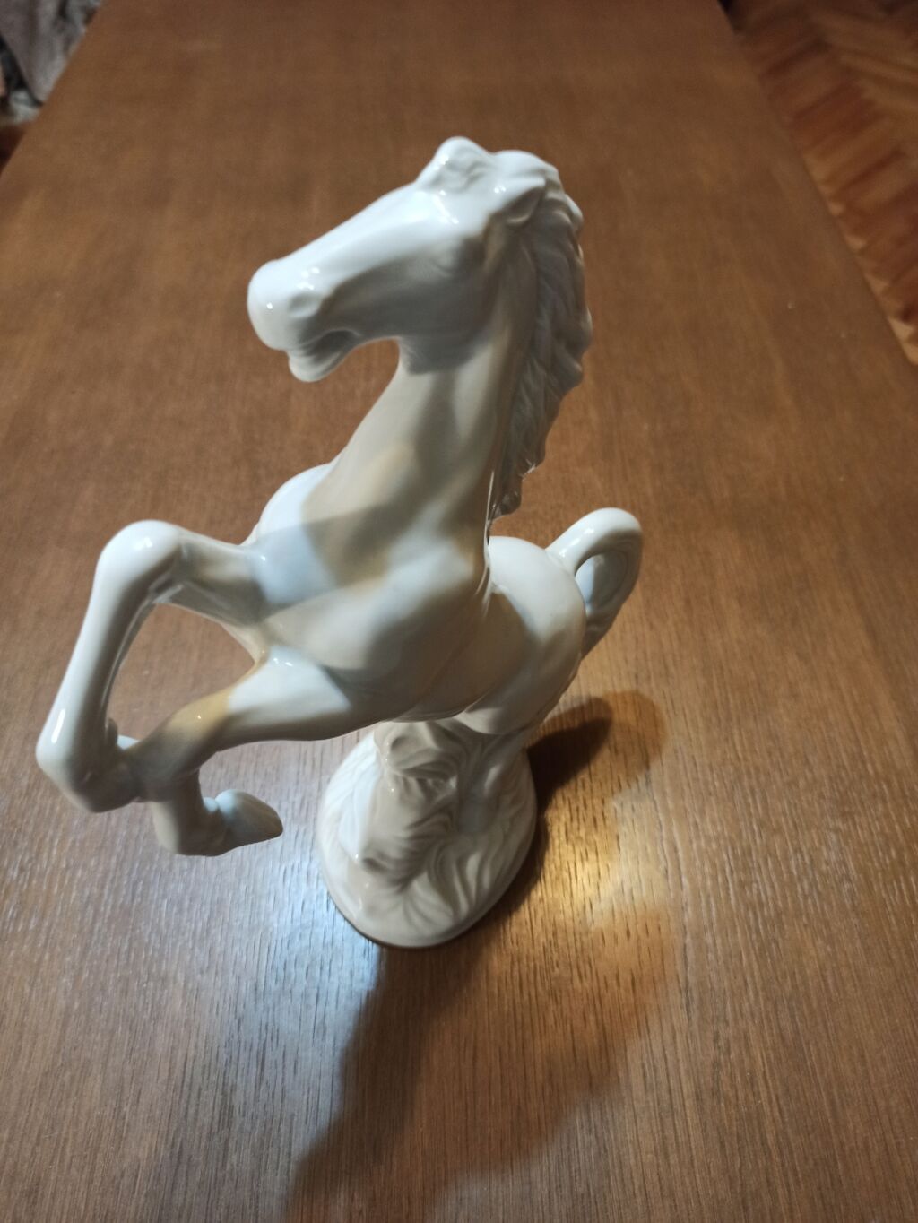 Veoma lepa i stara porcelanska figura visine
