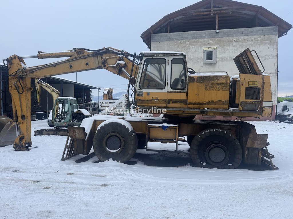 Liebherr A-series bager točkaš