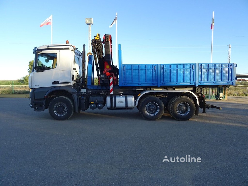Mercedes-Benz AROCS 33 51 kamion s ravnom platformom
