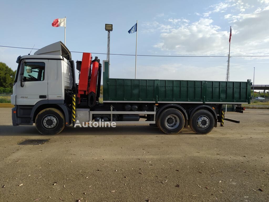 Mercedes-Benz ACTROS 25 32 kamion s ravnom platformom