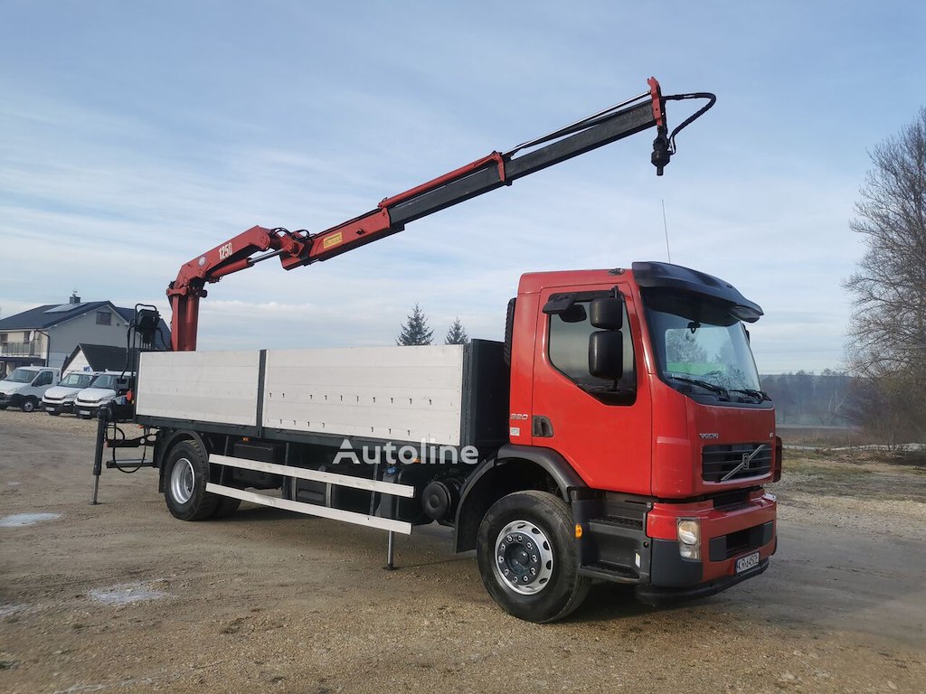 Volvo FE 320 kamion s ravnom platformom