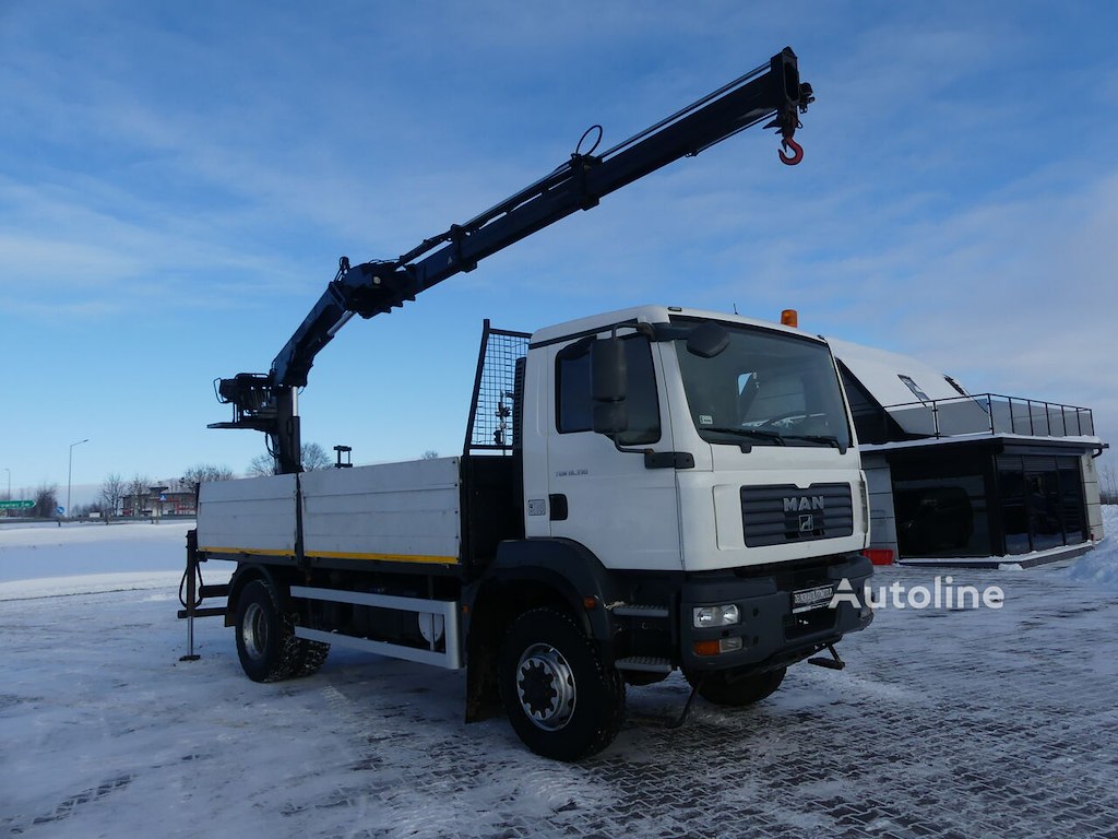 MAN TGM 18.330 / 4x4 / MANUAL / HDS HIAB 122-2 DUO / DŹWIG / Niski p kamion s ravnom platformom