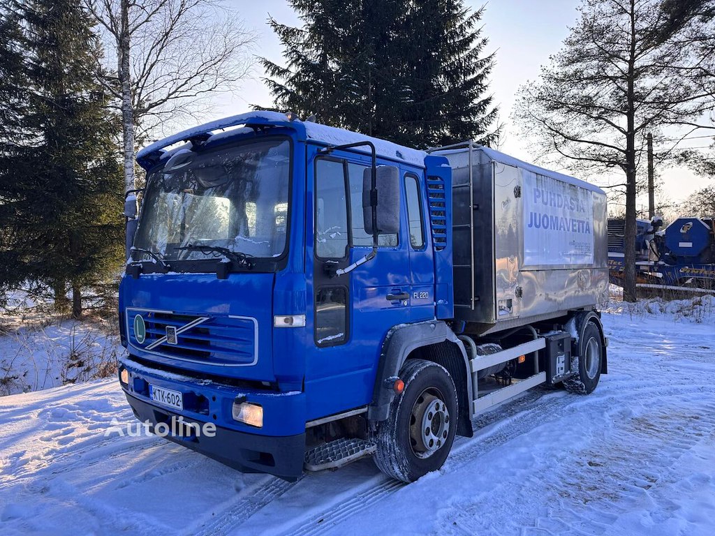 Volvo FL220 autocisterna