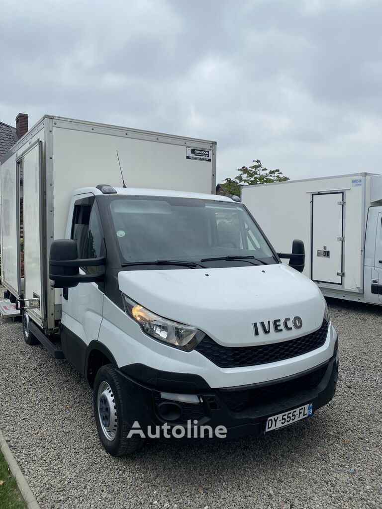 IVECO kamion furgon < 3.5t