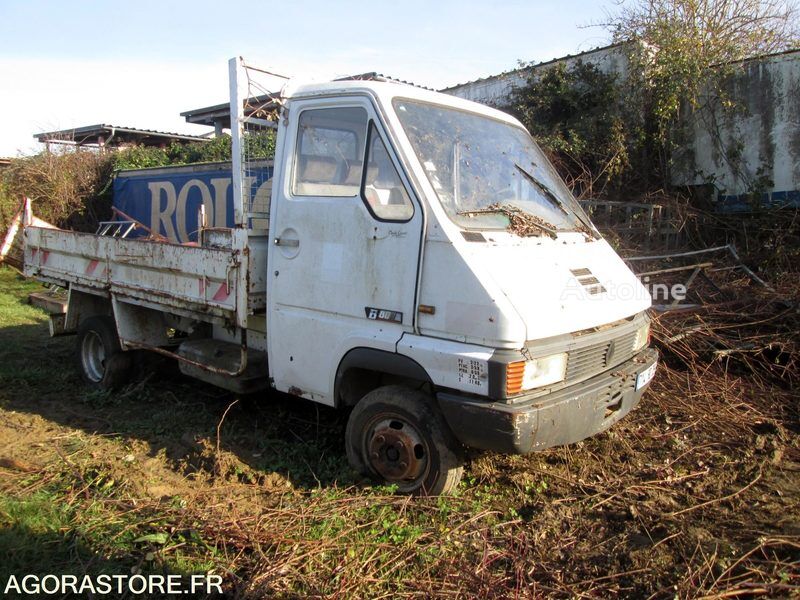 Prodaje se Renault Benne go 8 cv kamion s ravnom platformom < 3.5t na aukciji