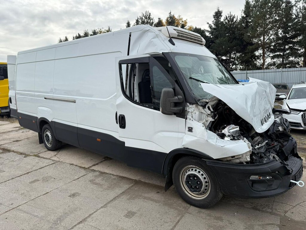 IVECO Daily Maxi 2.3HPT minibus hladnjača