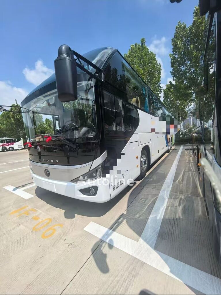 Yutong ZK6137 turistički autobus