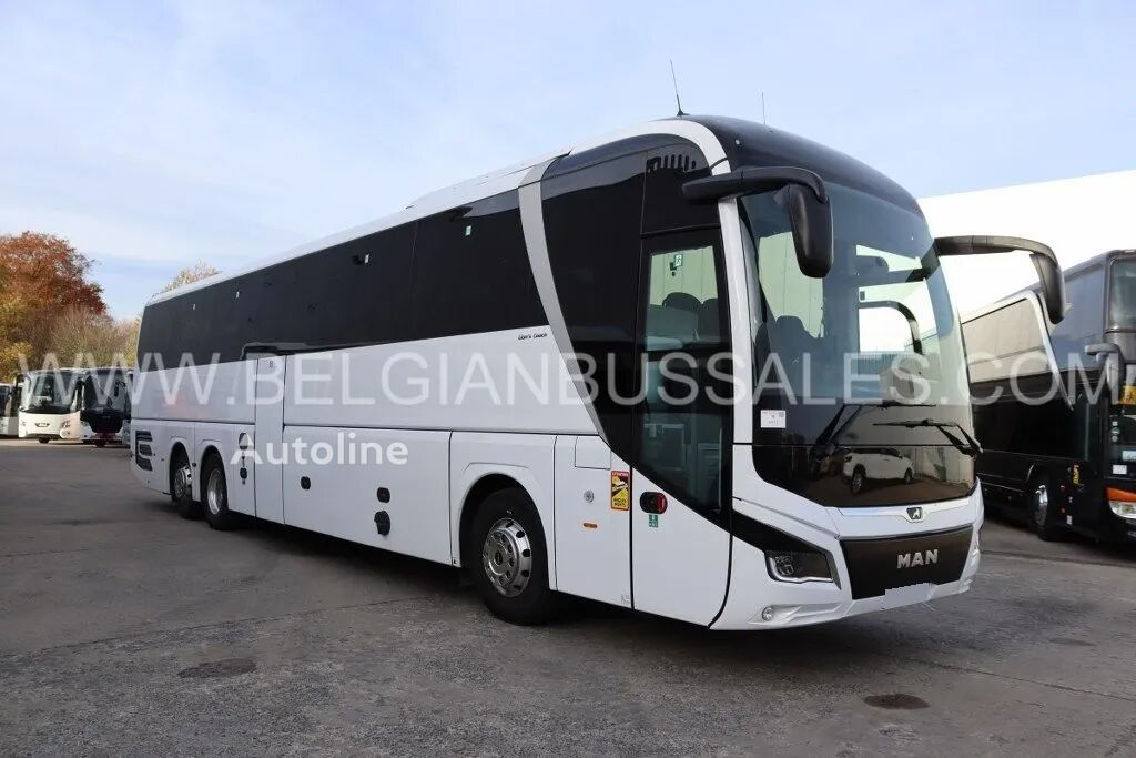 MAN Lion's Coach R08 / 13.8m / USB / Full Option turistički autobus