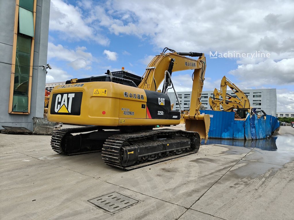 Caterpillar 325D2 bager guseničar