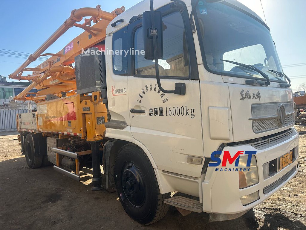 XCMG USED Pump truck 25m 2 axles 4 BOOMS Dongfeng pumpa za beton