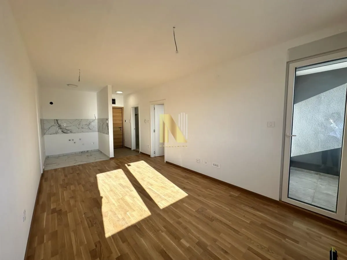 Izdavanje, jednosoban stan, 42m², Avijatičarsko naselje, Novi Sad Sve Podlokacije