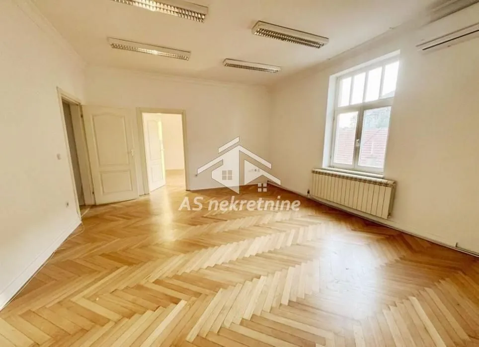 Izdavanje, stan, 147m², Stari Grad, Beograd