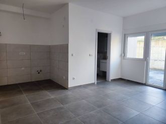 26m² 59.500€
Beograd, Grocka, Kaluđerica, Teslina