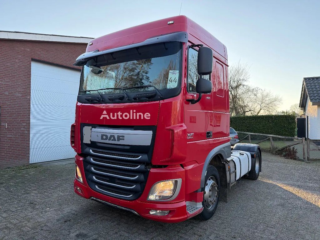 DAF XF 106.460 / Space Cab / Euro6 / Kipper Hydrauliek / Airco tegljač