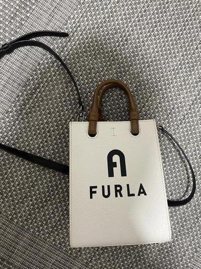 Furla Nova preko ramena torbica