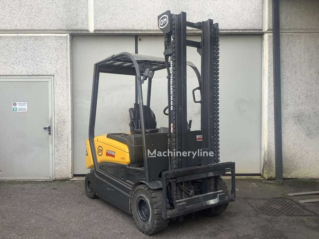 OM XE 30 4 wheel forklift truck električni viljuškar