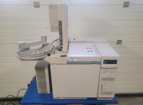 Agilent HP 6890 gasni hromatograf (G1530A) FID + kontroler G1512A + autosampler G1513A Najprodavaniji
