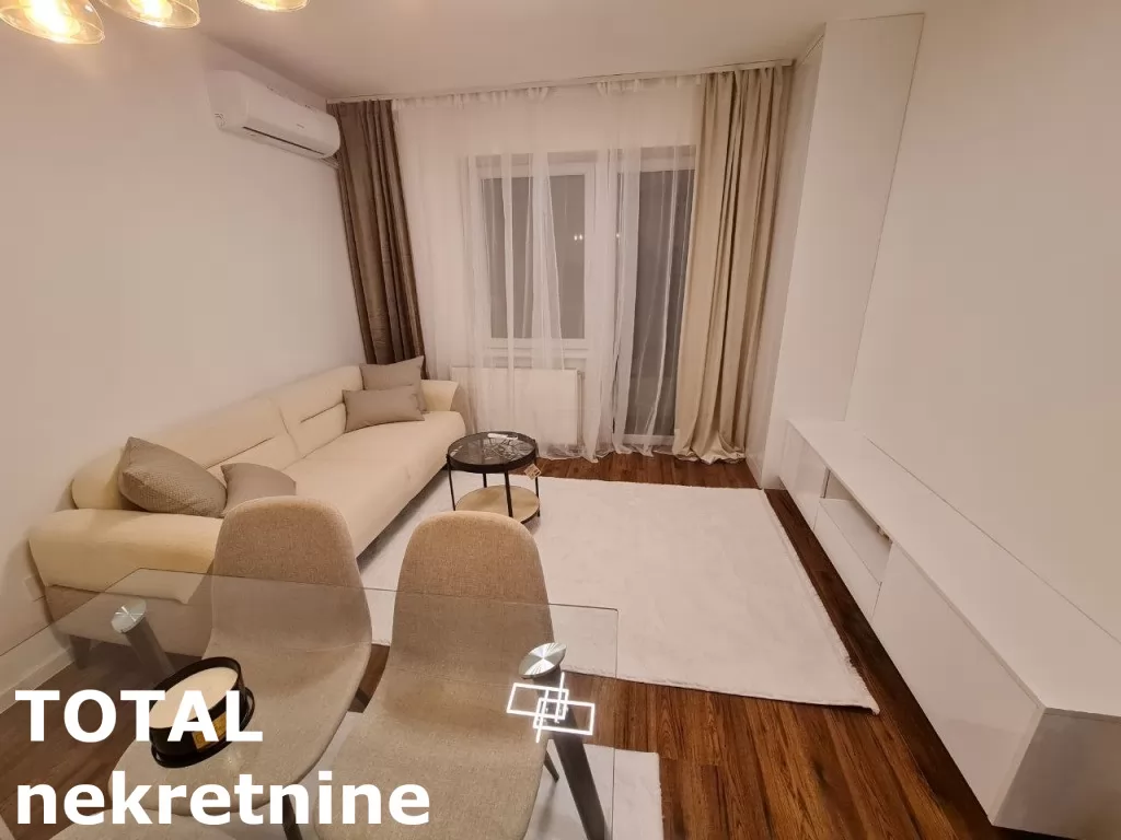 Stan,NOVI SAD,CENTAR,kv: 35.00, € 130000, ID: 1102047