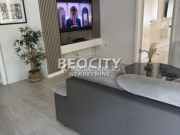 Novi Sad, Centar, Vase Stajića, 3.5, 120m2, 1500EUR