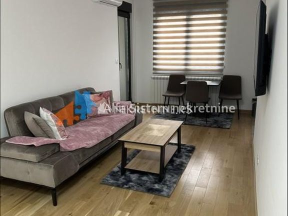 Vračar, Crveni krst, 2.0 stan, 45m2, 800 EUR, ID 51355
