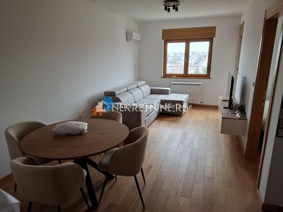 Voždovac, Trošarina, 1.5 stan, 40m2, 800 EUR, ID 52880