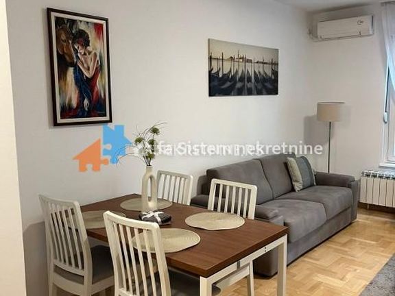 Vračar, Kalenić pijaca, 2.0 stan, 50m2, 800 EUR, ID 52405