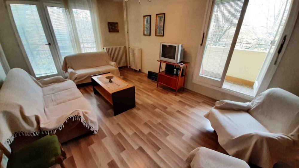 Jurija Gagarina, Trosoban stan za izdavanje, 70m2, 500€