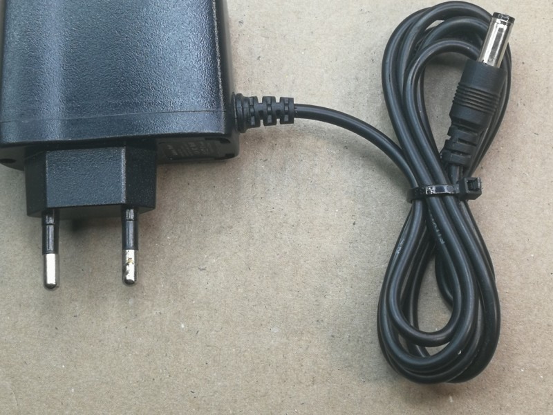 Adapter 9V --- 300mA