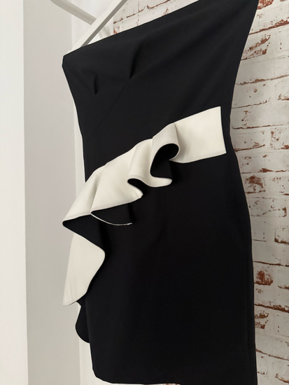 Zara crno bela haljina