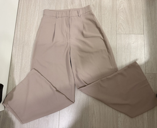 Shein pantalone NOVE